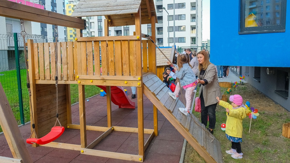 După șapte luni de la finalizarea lucrărilor, noua grădiniță din ...