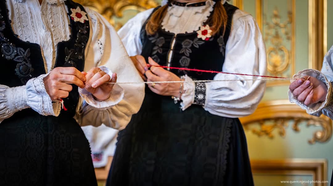 FOTO. Mărțișorul românesc, la Paris: o poveste despre tradiția, arta și ...